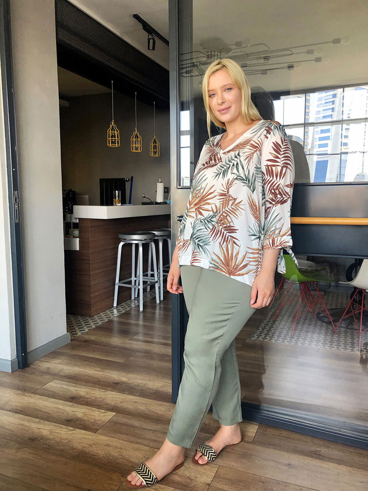 Yaprak Desenli Viskon Bluz