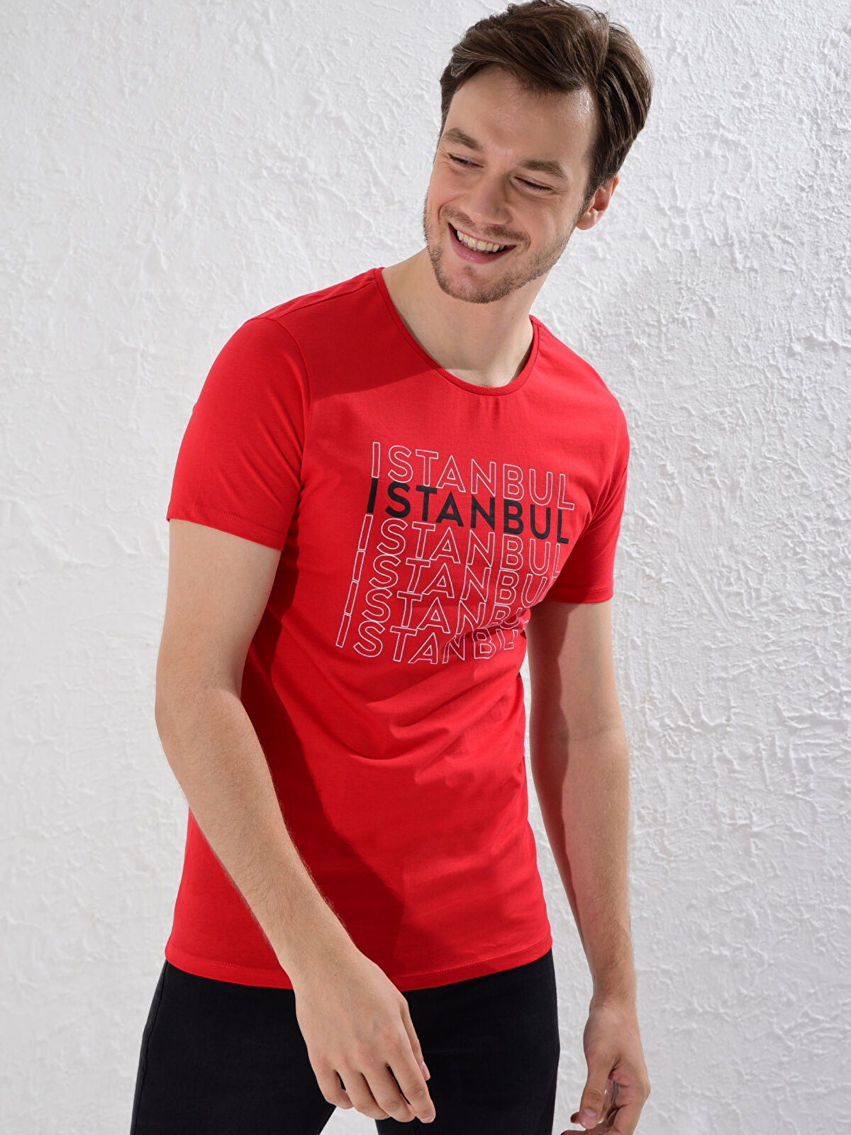 Bisiklet Yaka İstanbul Baskılı Kısa Kollu Pamuklu Tişört Baba Oğul Kombini Bisiklet Yaka İstanbul Baskılı Kısa Kollu Pamuklu Tişört Baba Oğul Kombini