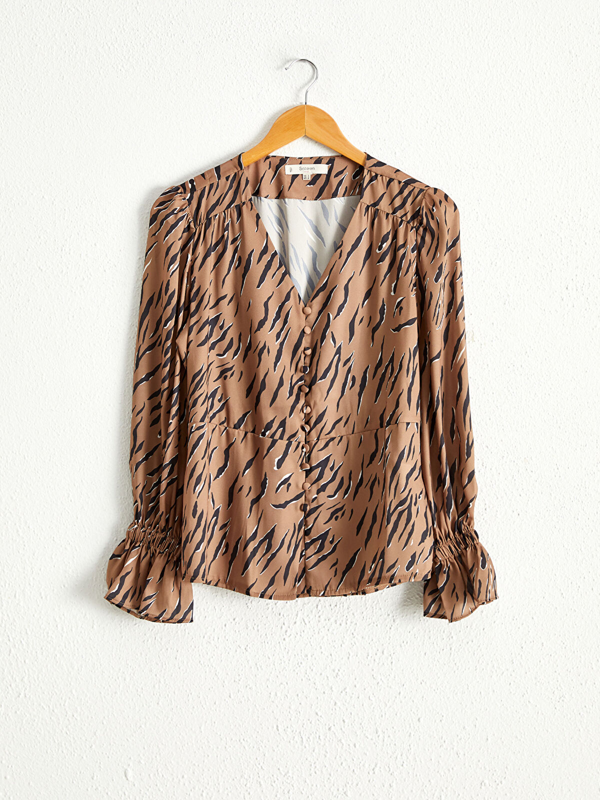 Fırfır Detaylı Desenli Bluz