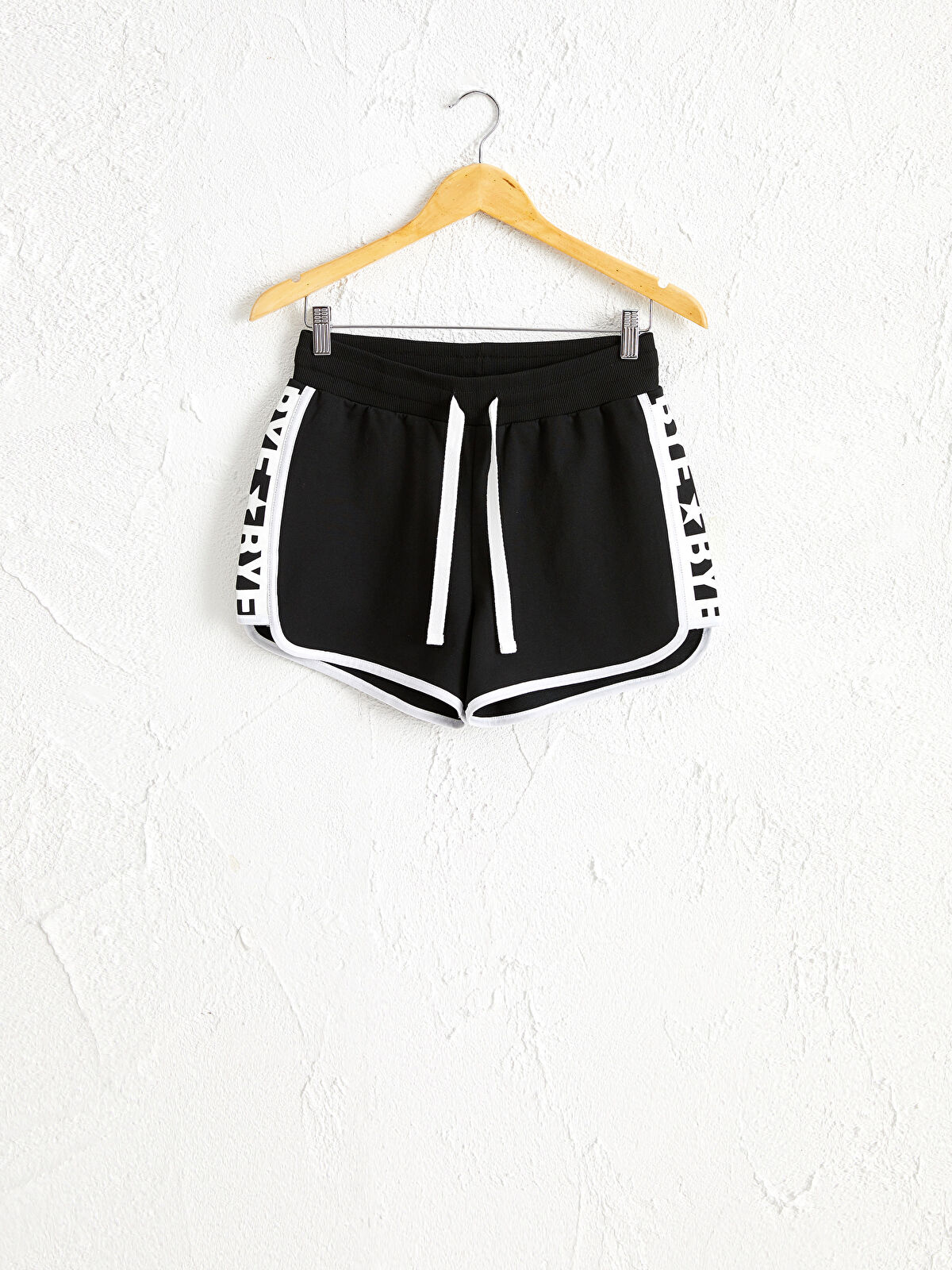 Beli Lastikli Yazı Baskılı Şort