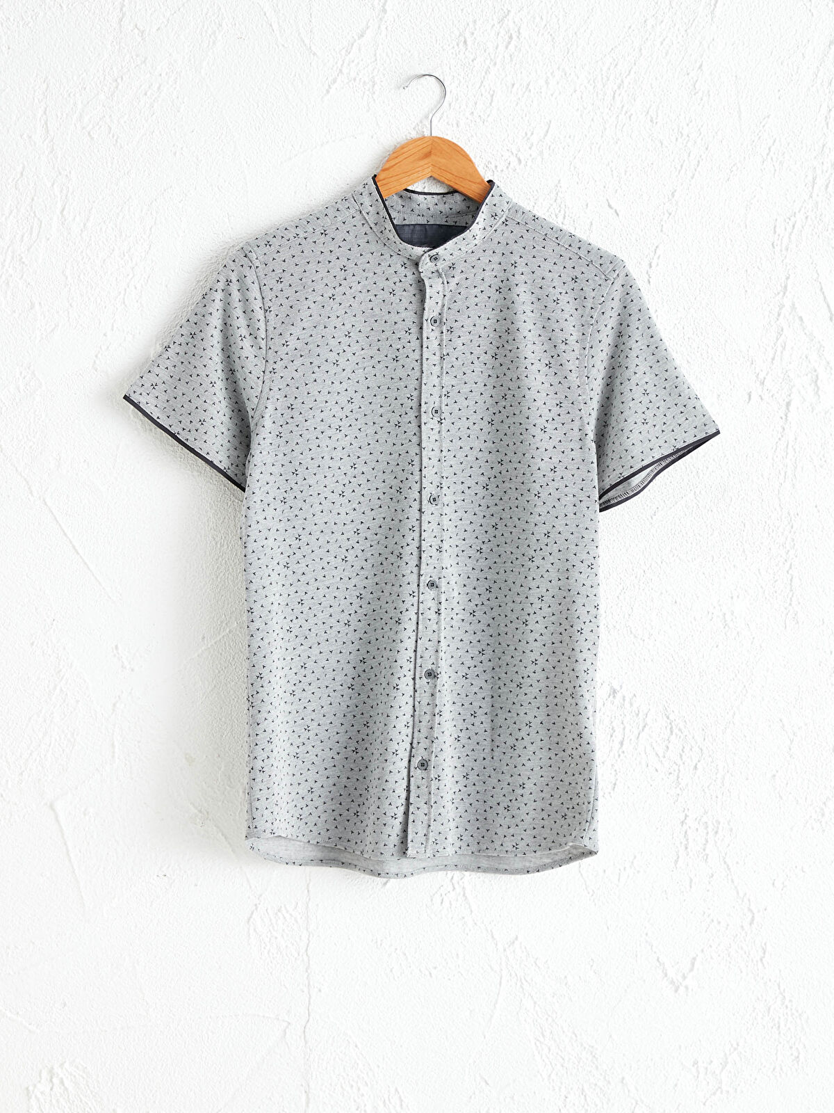 Slim Fit Hakim Yaka Kısa Kollu Gömlek