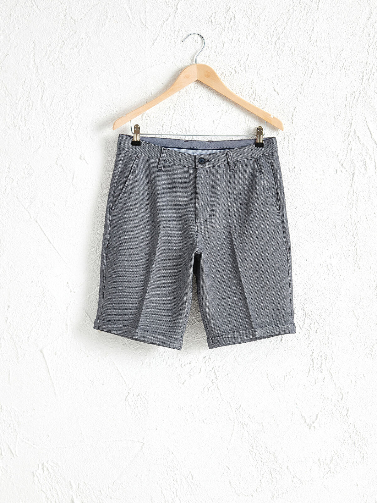 Slim Fit Dokulu Bermuda Şort