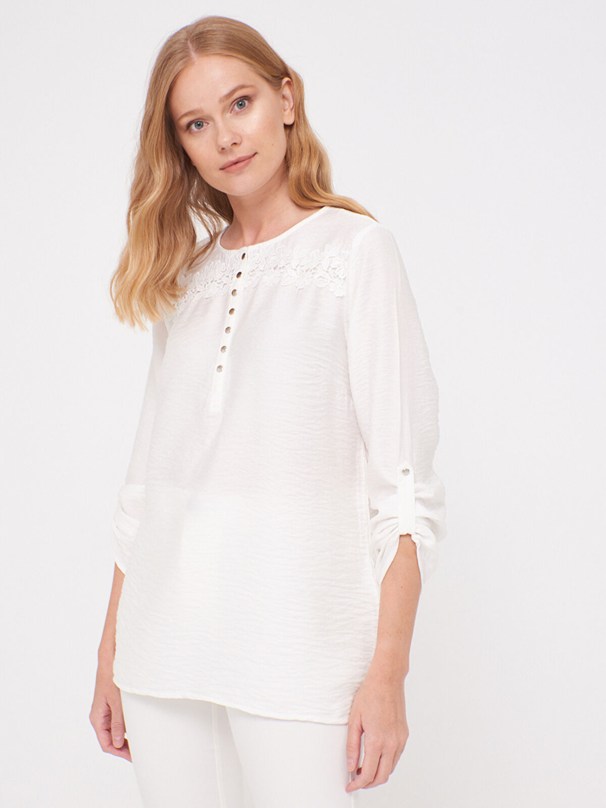 LCW GRACE Standart Fit Uzun Kollu Kadın Dantel Detaylı Bluz