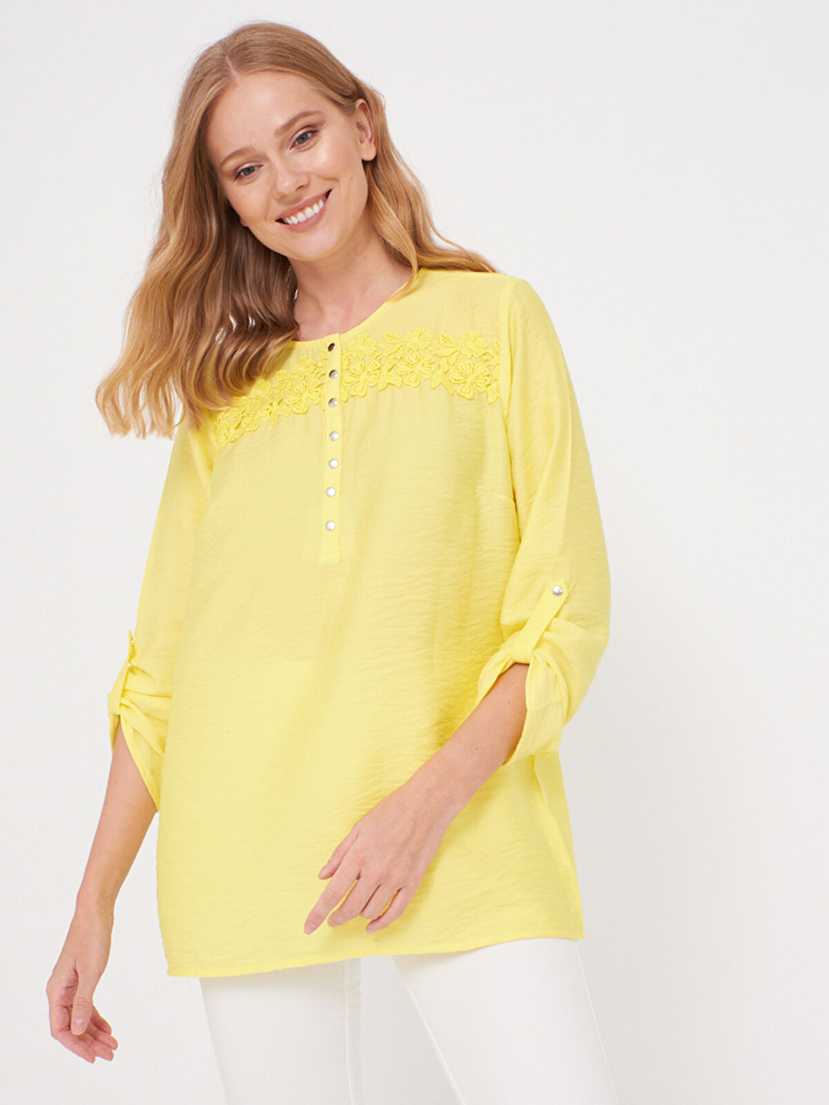 LCW GRACE Standart Fit Uzun Kollu Kadın Dantel Detaylı Bluz