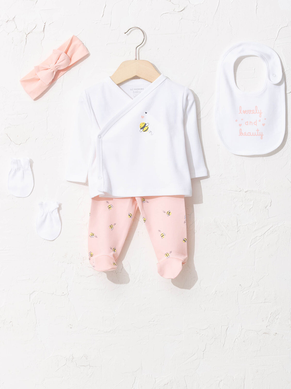 V Yaka Uzun Kol Baskılı Kız Bebek Hastane Seti