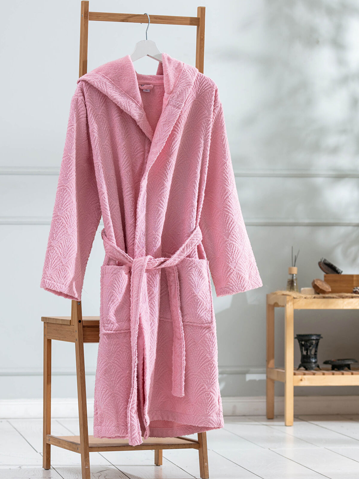 Kapüşonlu Jakarlı Kadın Bornoz