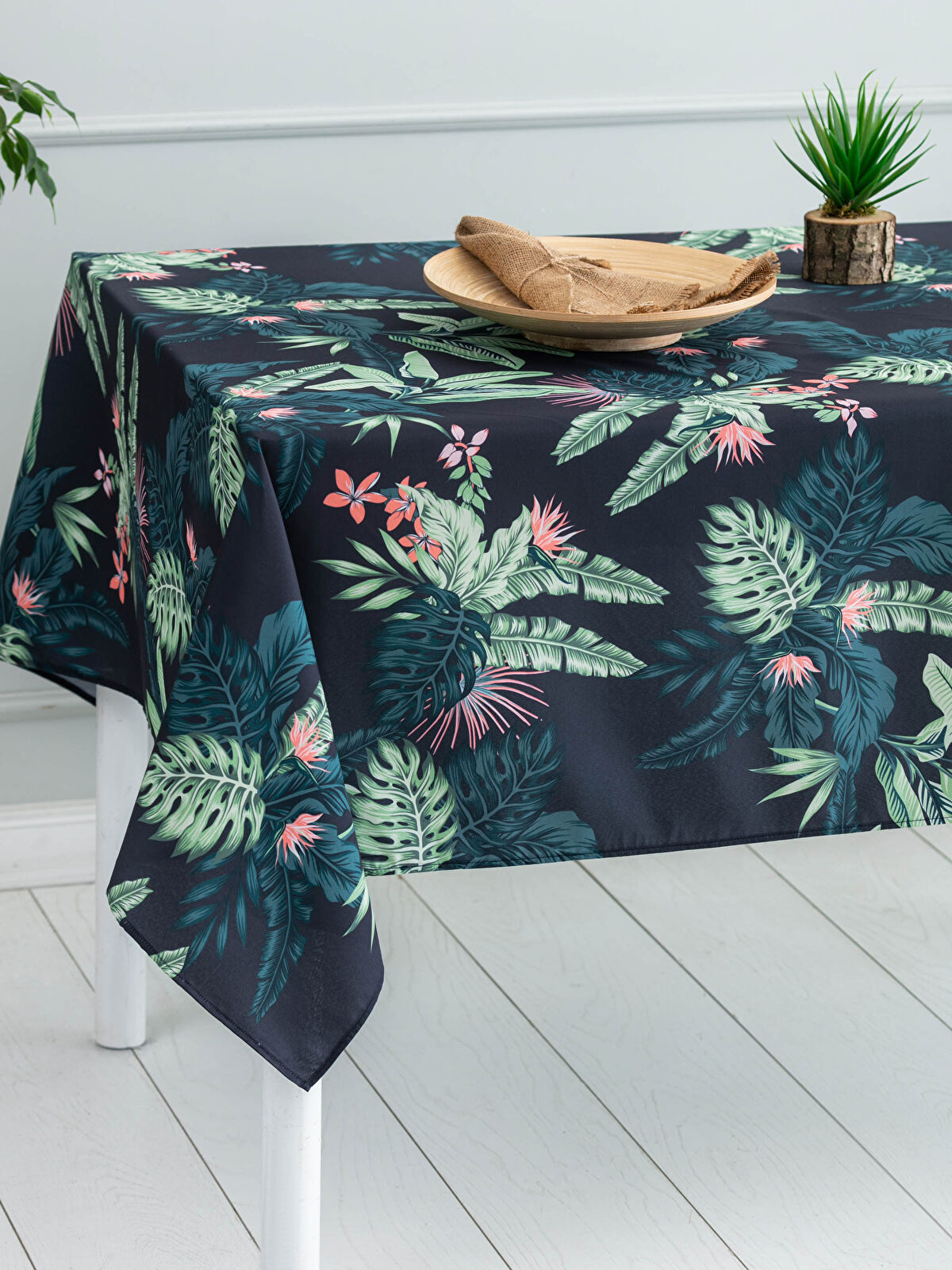 Çiçek Baskılı Masa Örtüsü 140x190 Cm