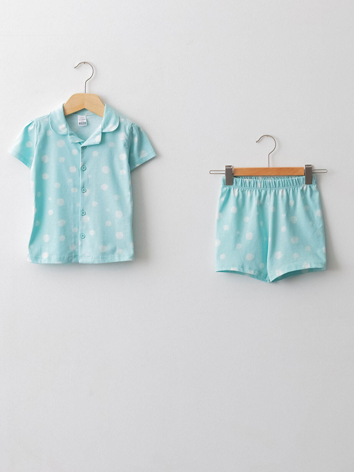 Gömlek Yaka Kısa Kollu Puantiye Desenli Kız Bebek Pijama Takımı