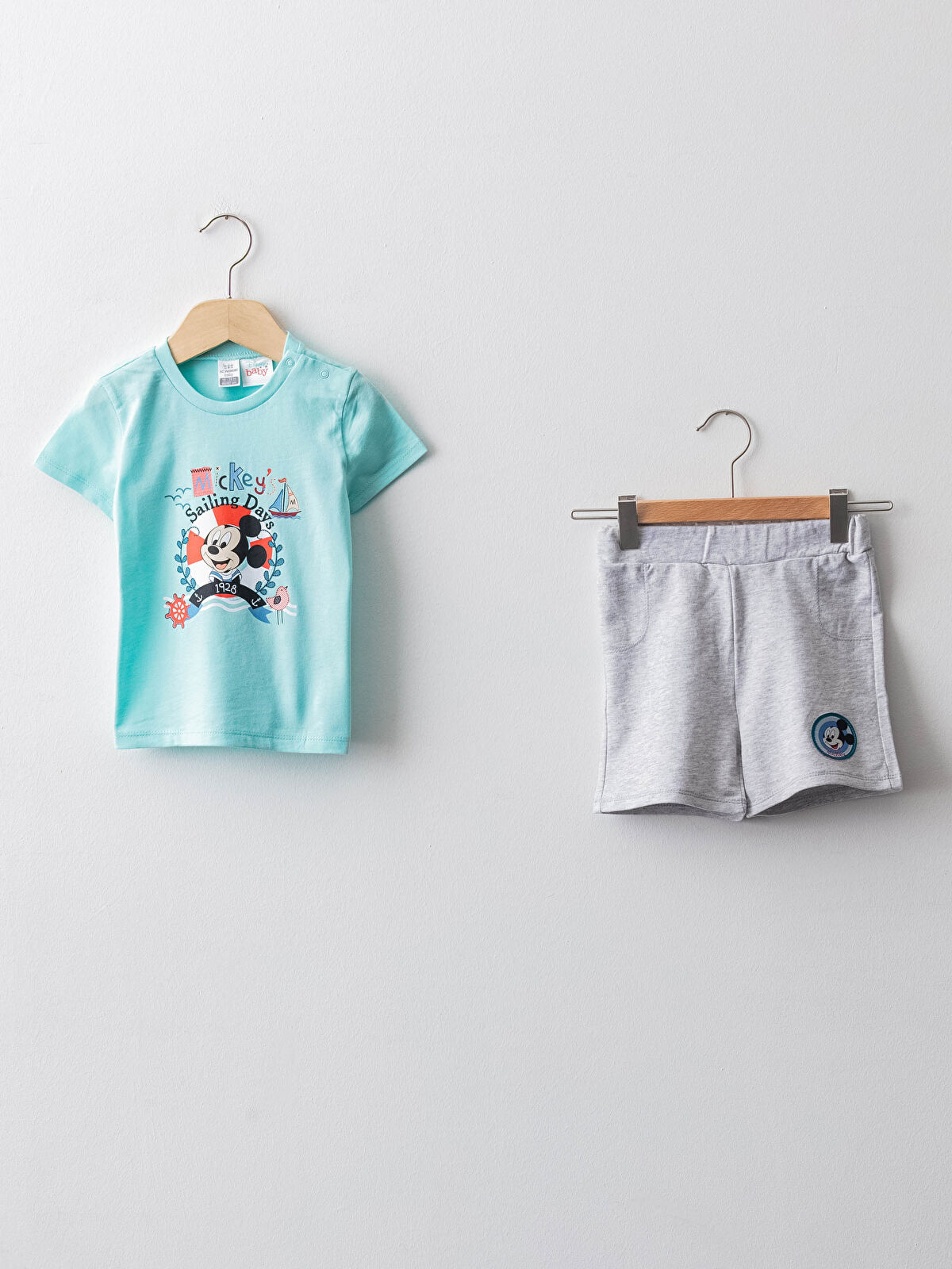 Bisiklet Yaka Kısa Kollu Mickey Mouse Baskılı Erkek Bebek Tişört ve Şort 2'li Takım