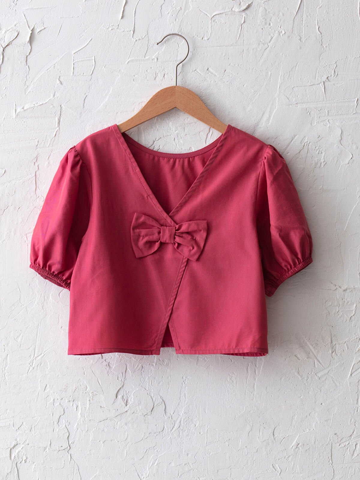 V Yaka Fiyonk Detaylı Kısa Kollu Kız Çocuk Bluz