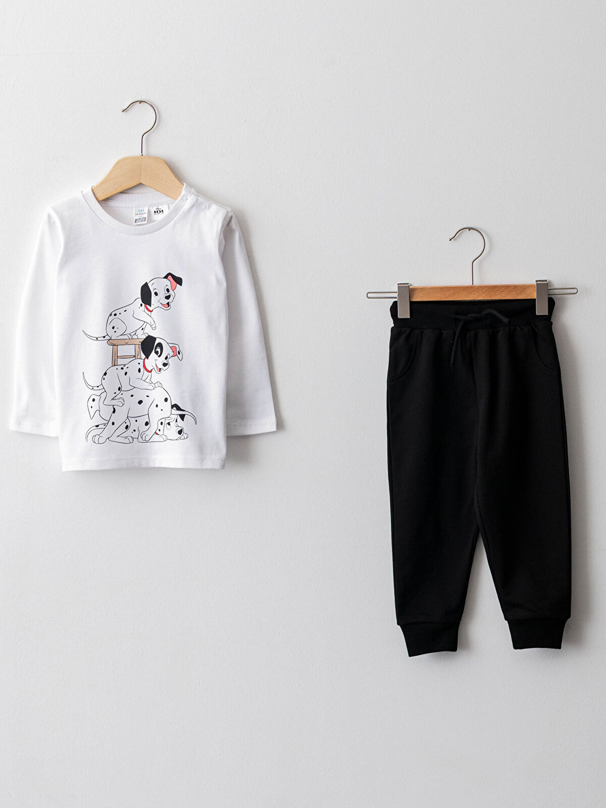 Bisiklet Yaka Uzun Kollu 101 Dalmaçya Baskılı Erkek Bebek Tişört ve Jogger Pantolon 2'li Takım