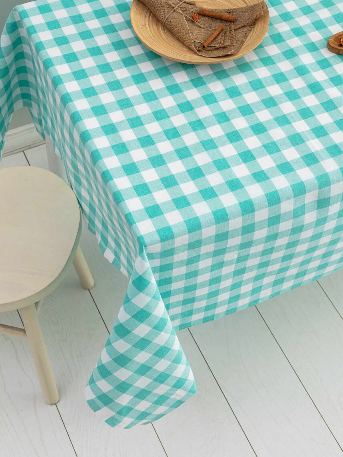 Ekose Desenli Masa Örtüsü 155x155 Cm