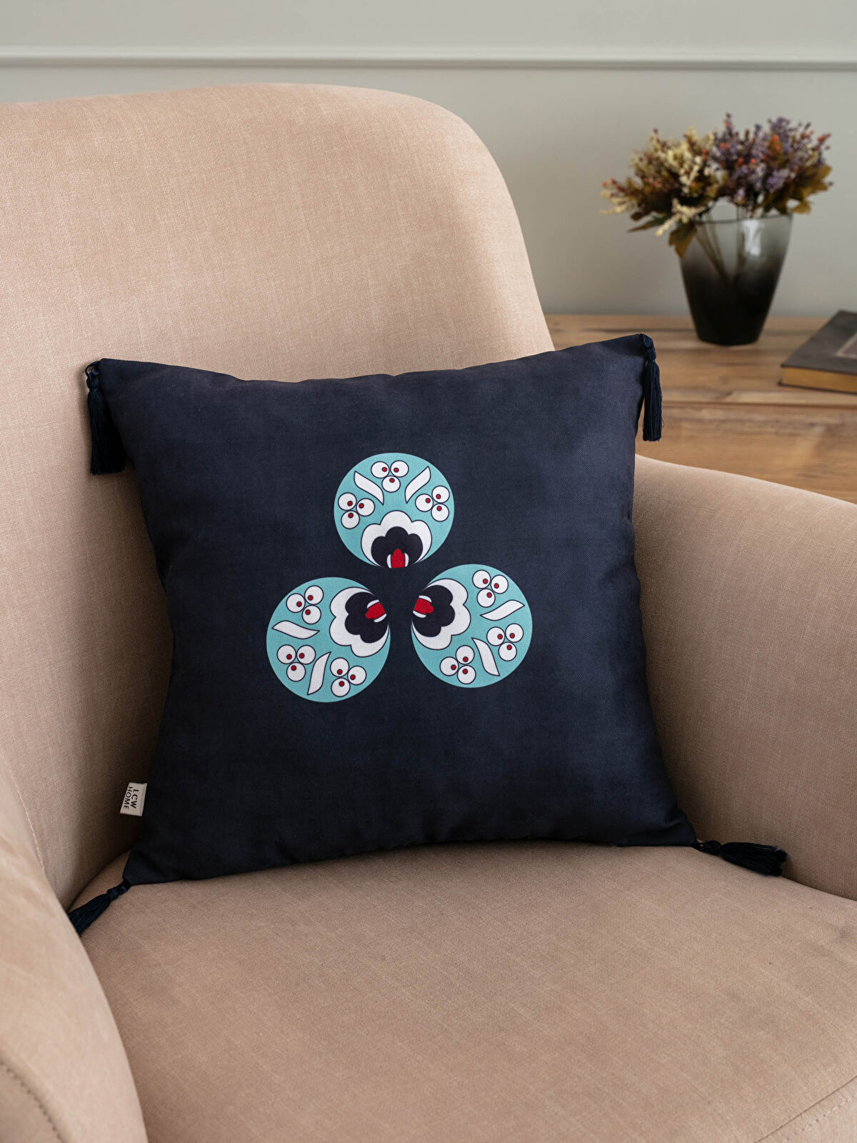 Baskılı Püsküllü Kırlent Kılıfı 45x45 Cm