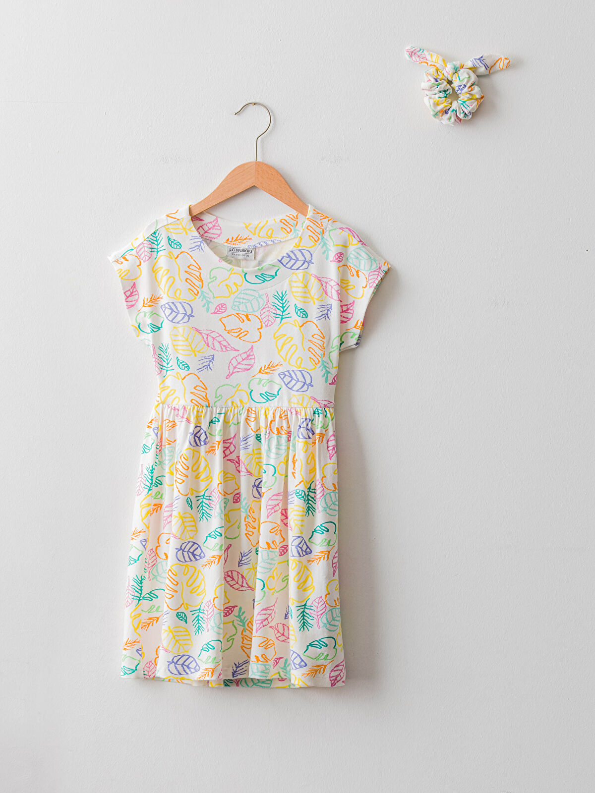 Bisiklet Yaka Desenli Kısa Kollu Viskon Kız Çocuk Elbise ve Toka