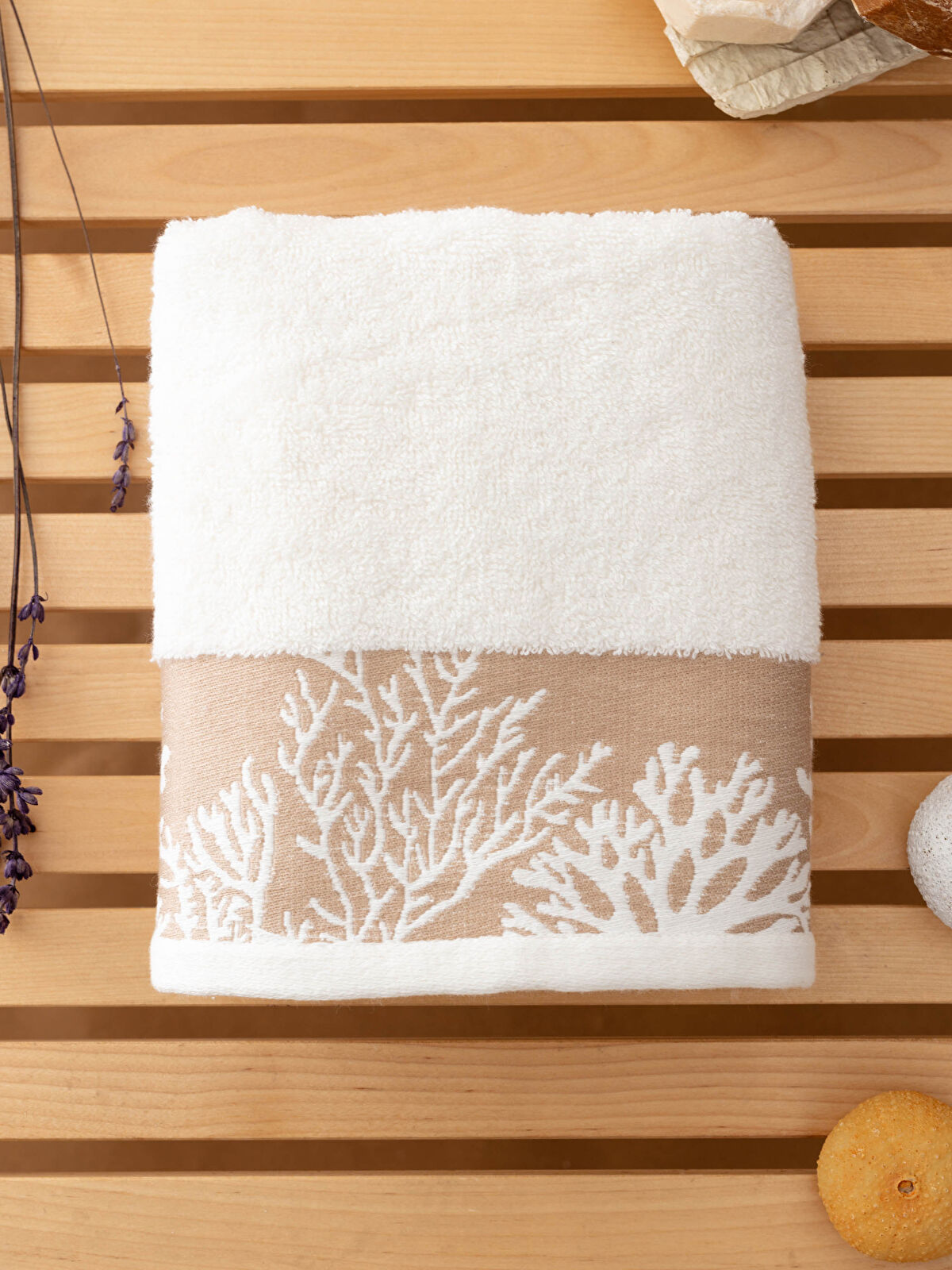 Nakışlı Jakarlı Yüz Havlusu 50x80 Cm