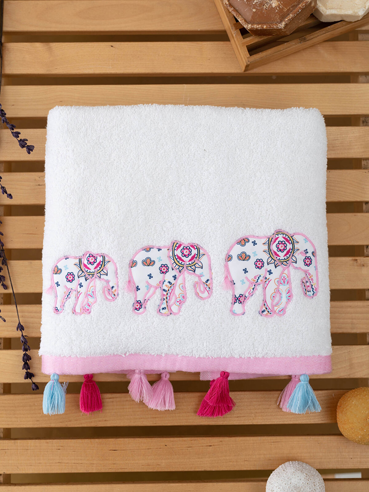 Nakışlı Püskül Detaylı Yüz Havlusu 50x80 Cm