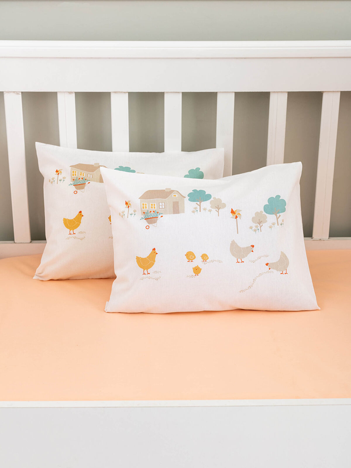 Baskılı Dokuma Kız Bebek Yastık Kılıfı 35x45 Cm Baskılı Dokuma Kız Bebek Yastık Kılıfı 35x45 Cm