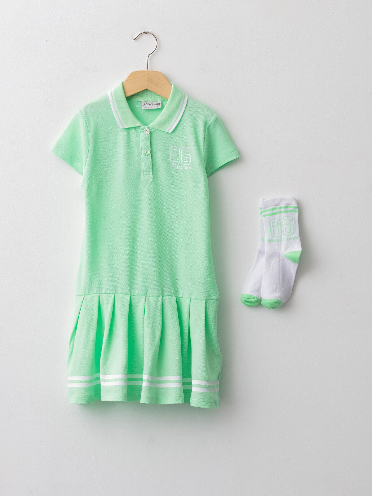 Polo Yaka Kısa Kollu Baskılı Kız Bebek Elbise ve Soket Çorap 2'li Takım