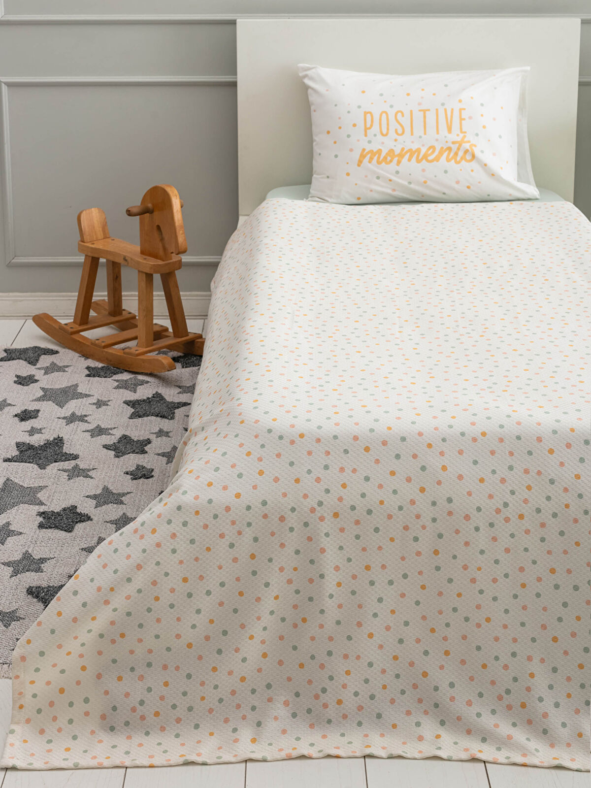 Puantiye Desenli Kız Çocuk Pike Takımı