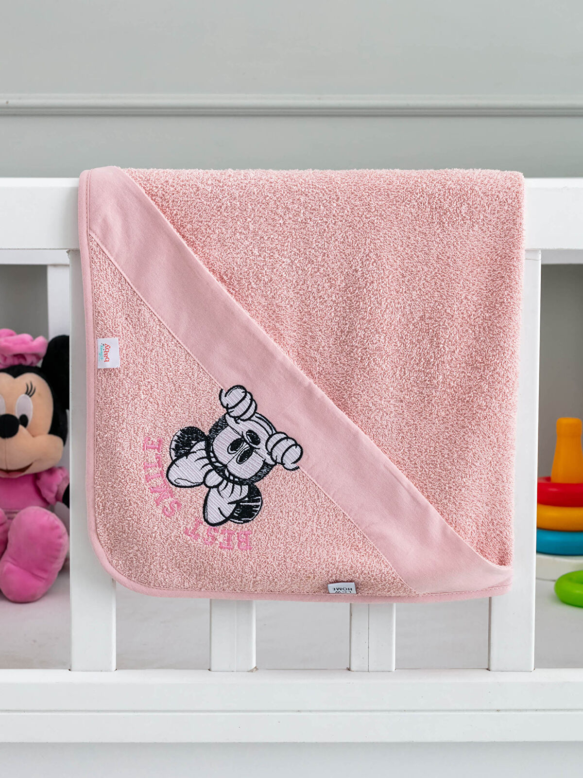 Minnie Mouse Lisanslı Kız Bebek Banyo Havlusu 75x75 Cm Minnie Mouse Lisanslı Kız Bebek Banyo Havlusu 75x75 Cm