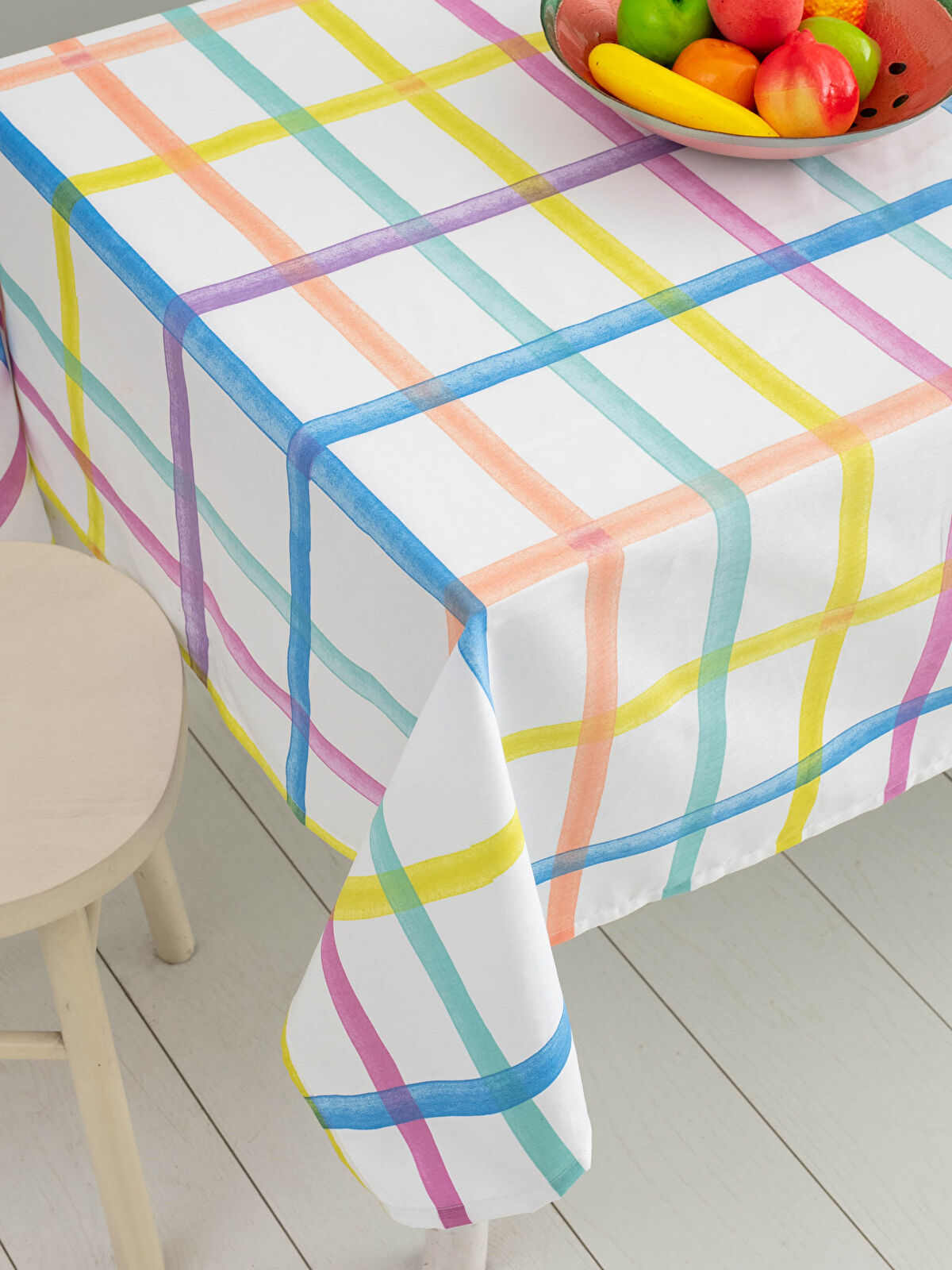 Ekose Desenli Masa Örtüsü 150x220 Cm