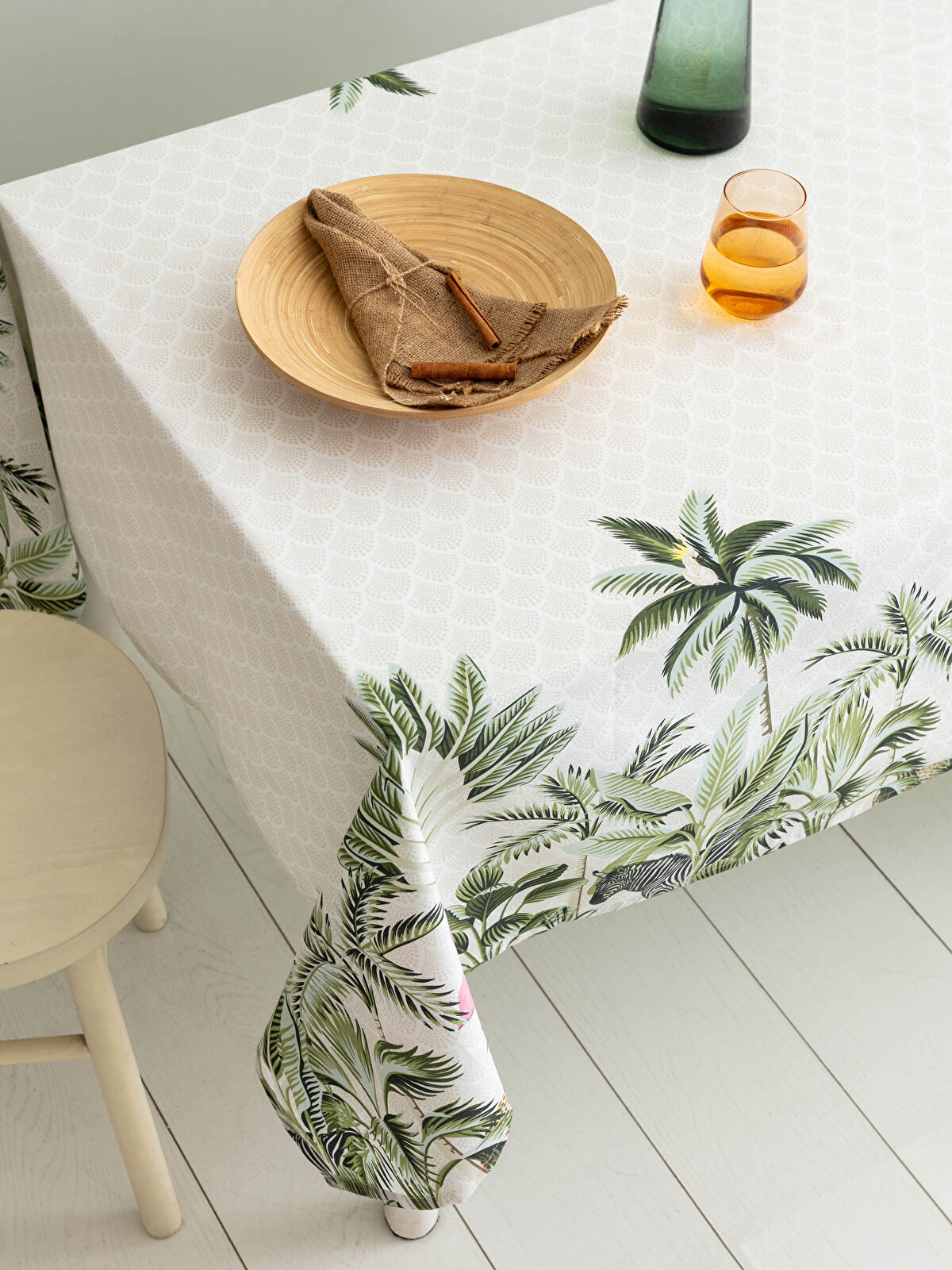 Yaprak Desenli Masa Örtüsü 150x220