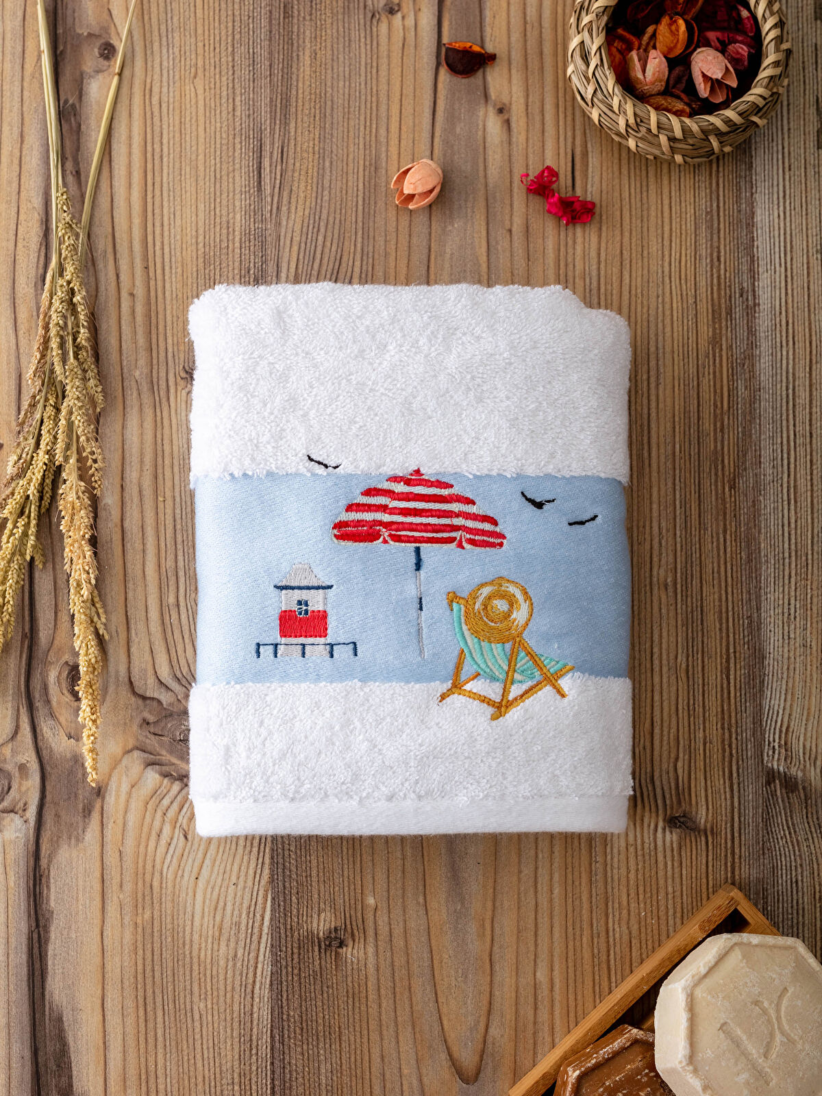 Nakış Detaylı Yüz Havlusu 50x80 Cm