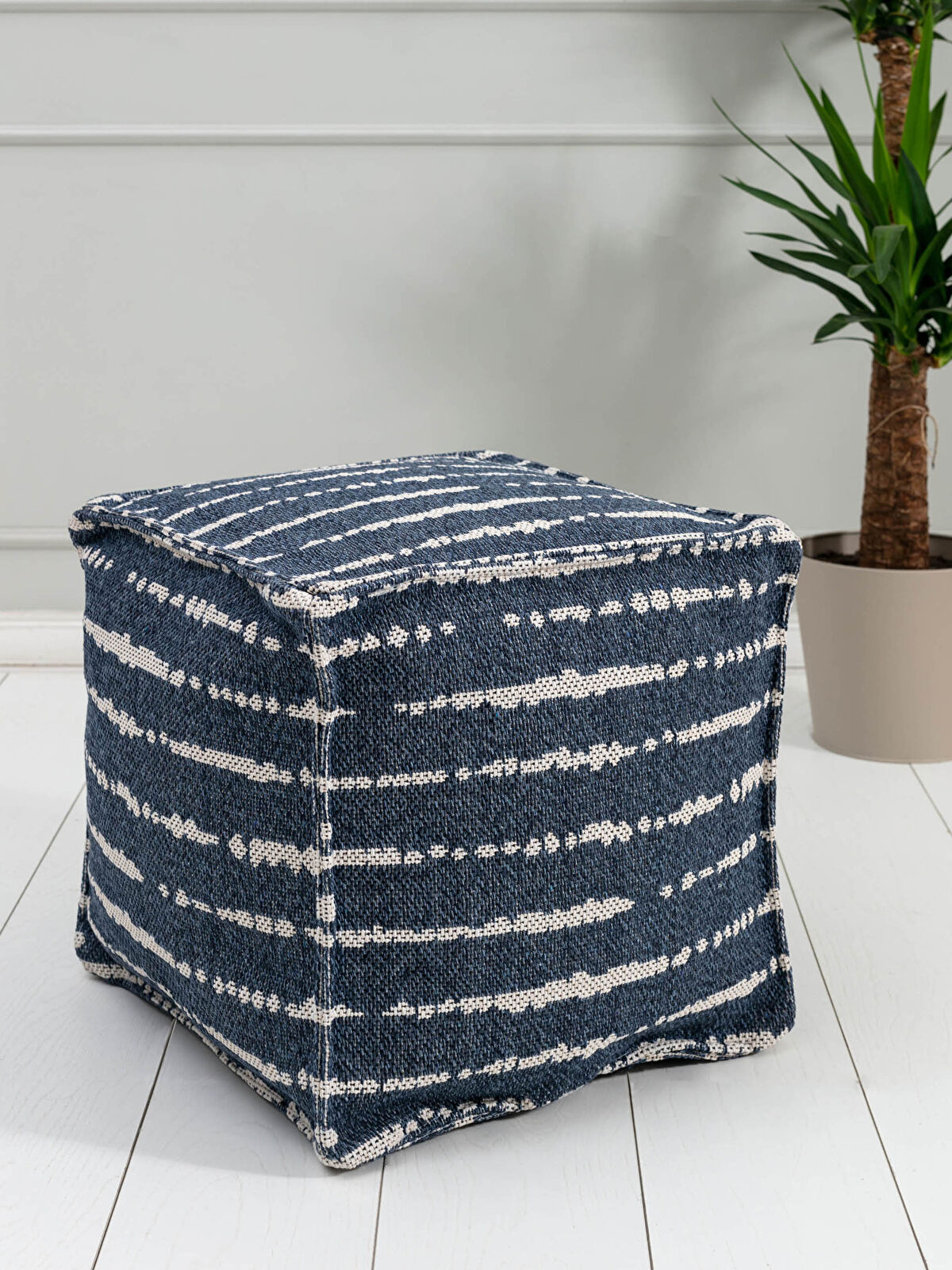 Çizgi Desenli Puf 50x50 Cm