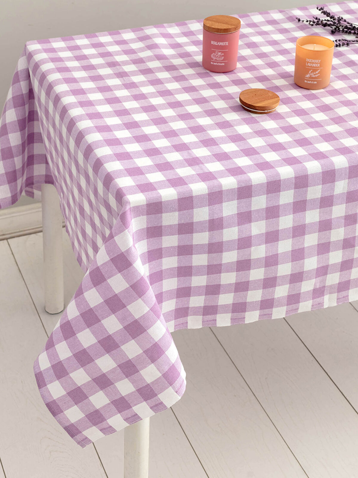 Ekose Desenli Masa Örtüsü