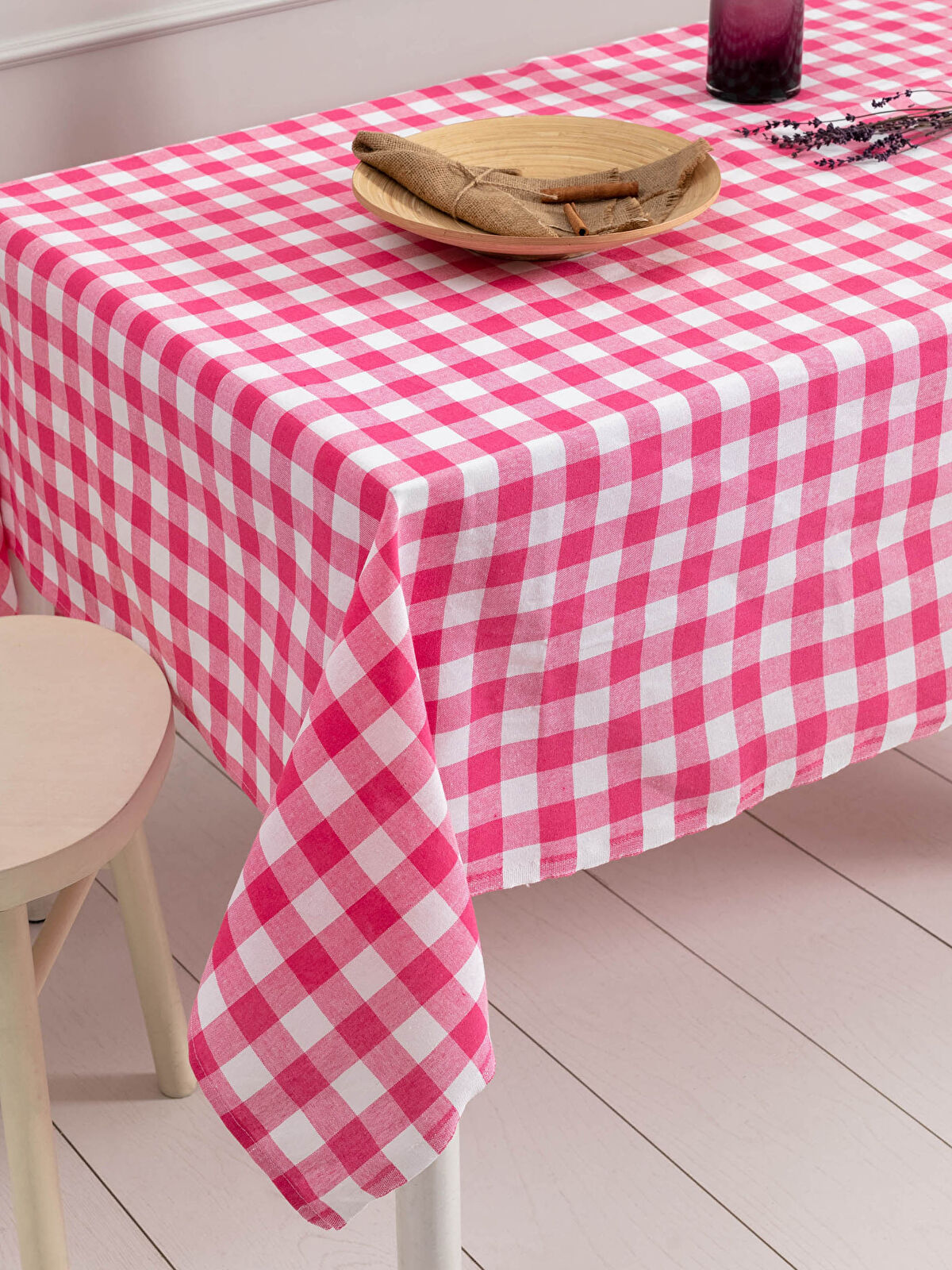 Ekose Desenli Masa Örtüsü