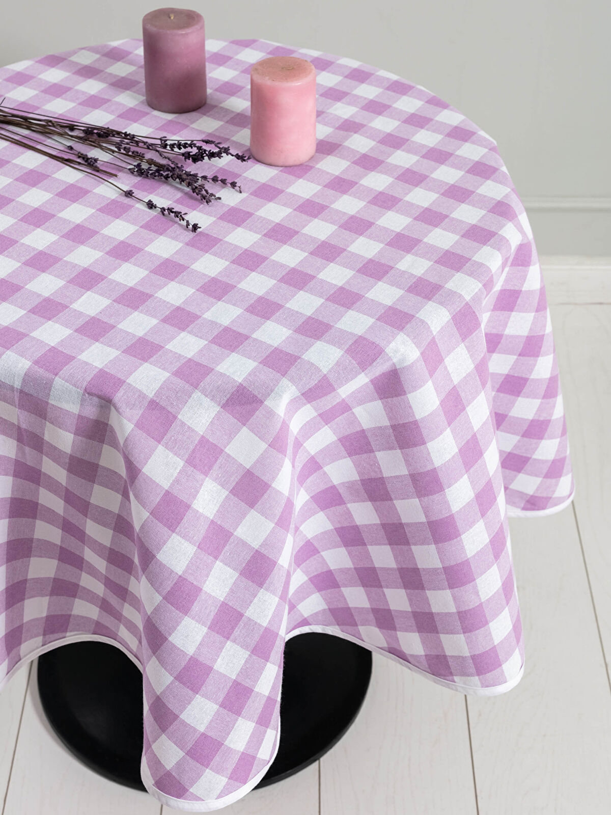 Ekose Desenli Yuvarlak Masa Örtüsü 150x150 Cm Ekose Desenli Yuvarlak Masa Örtüsü 150x150 Cm