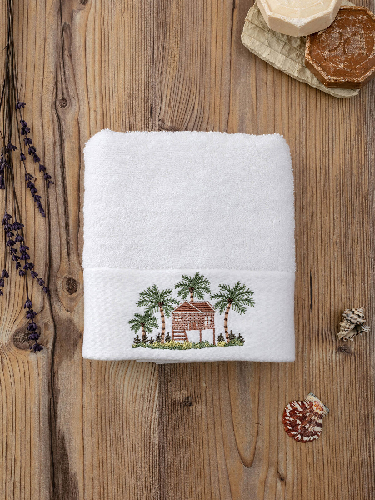 Nakış Detaylı Yüz Havlusu 50x80 Cm