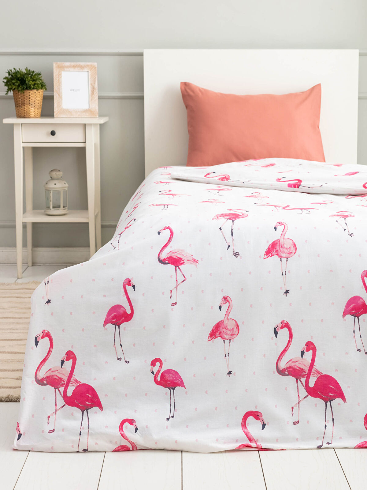 Tek Kişilik Flamingo Baskılı Dokuma Nevresim 160x220 Cm Tek Kişilik Flamingo Baskılı Dokuma Nevresim 160x220 Cm