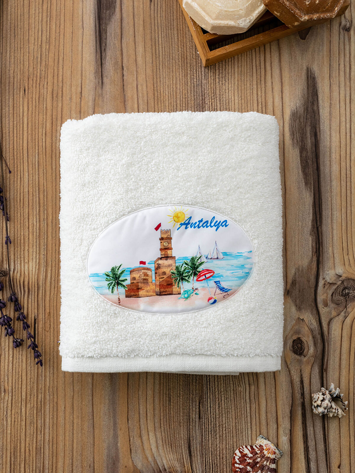 Nakış Detaylı Yüz Havlusu 50x80 Cm