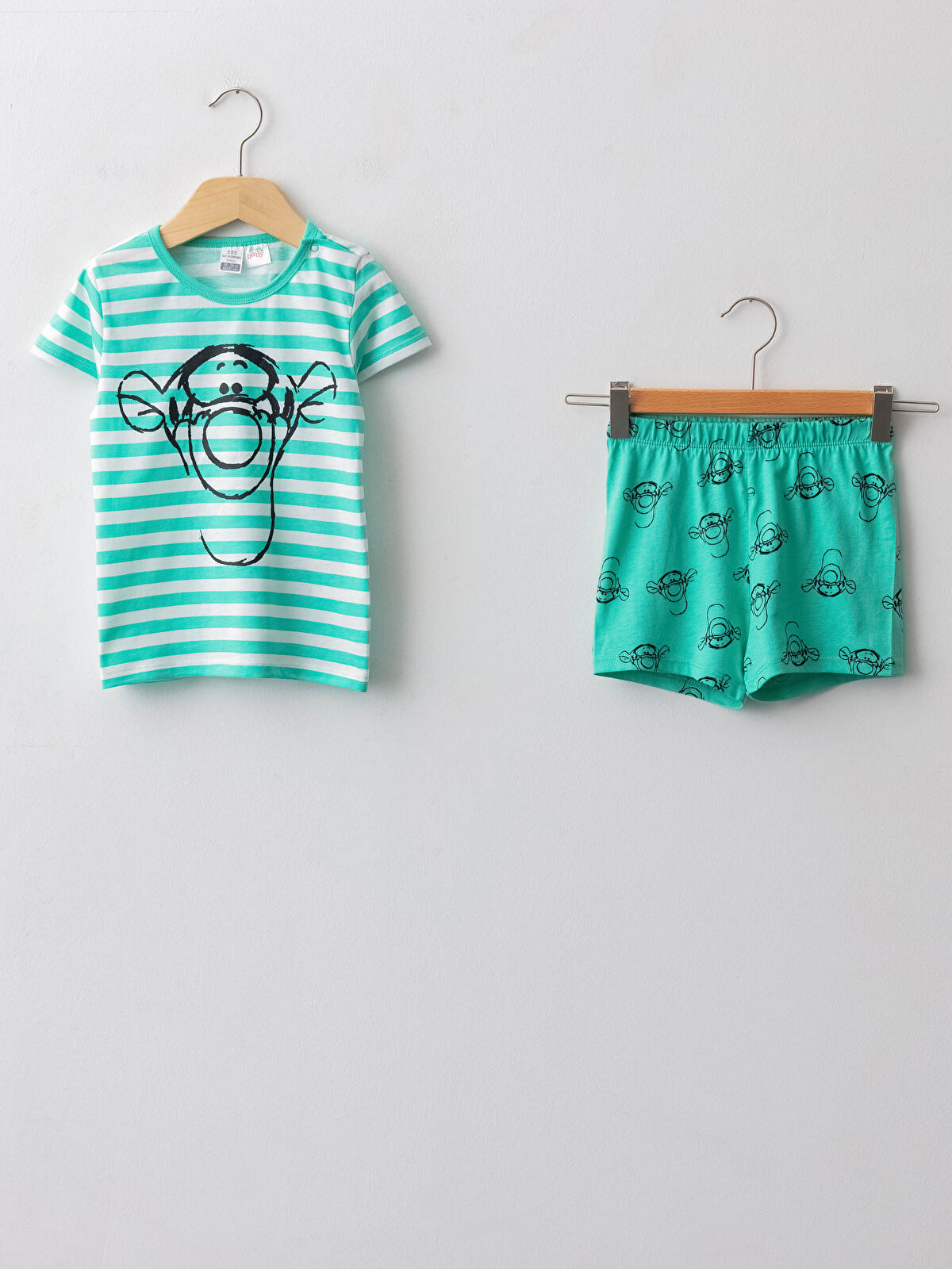 Bisiklet Yaka Kısa Kollu Winny The Pooh Baskılı Pamuklu Erkek Bebek Pijama Takımı