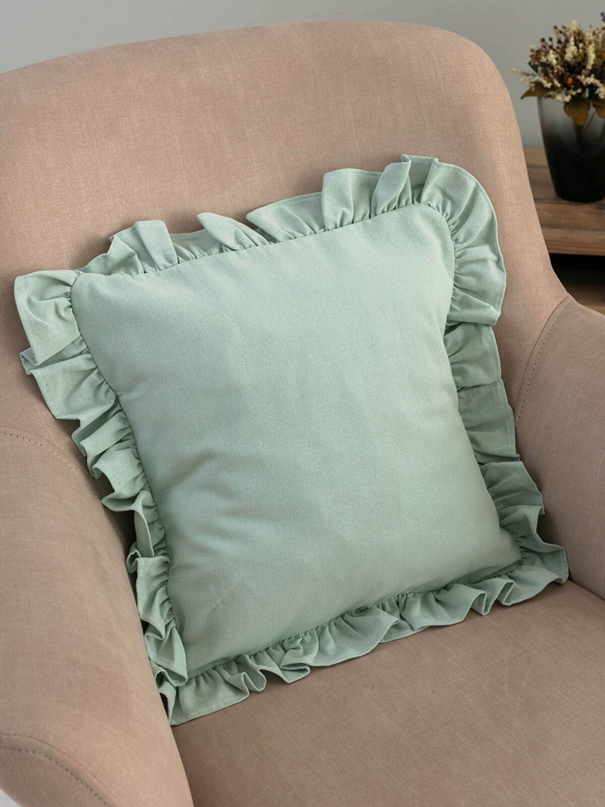 Fırfırlı Düz Kırlent Kılıfı 45x45 Cm