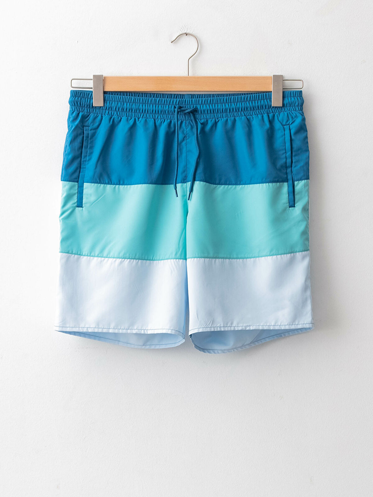 Diz Hizası Boy Renk Bloklu Erkek Deniz Şortu