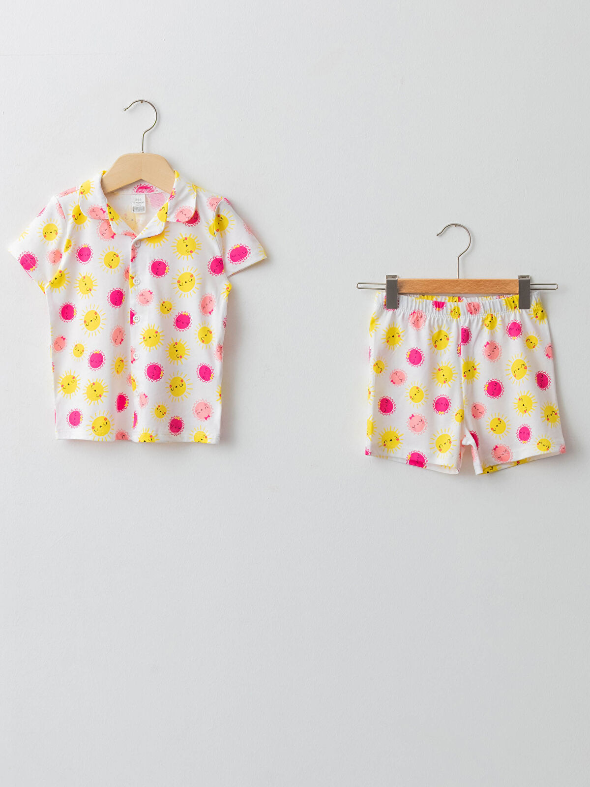 Gömlek Yaka Kısa Kollu Puantiye Desenli Kız Bebek Pijama Takımı