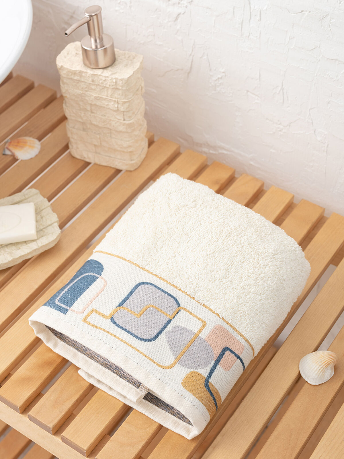 Nakışlı Jakarlı Yüz Havlusu 50x80 Cm