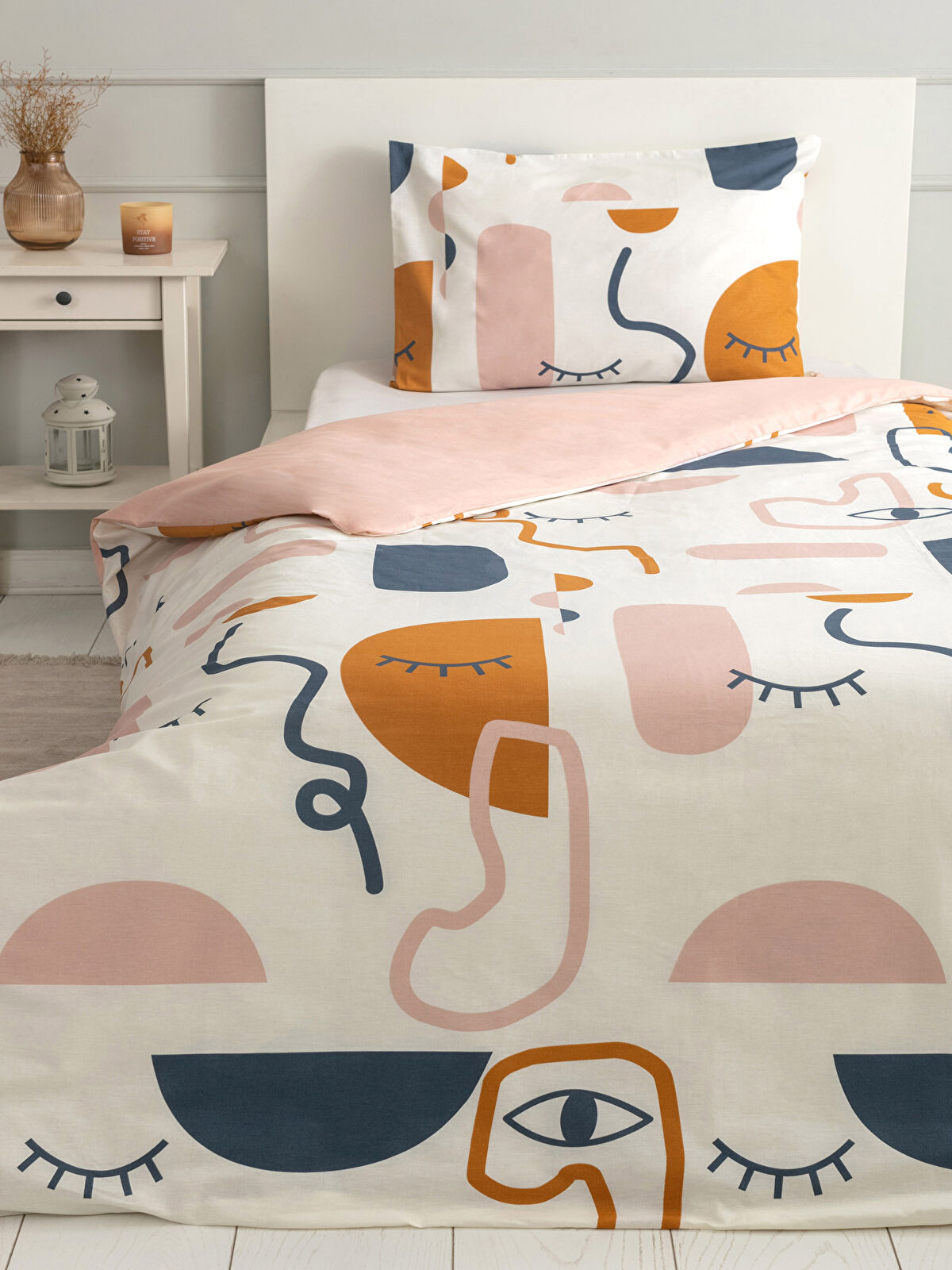 Tek Kişilik Desenli Dokuma Nevresim ve Yastık Kılıfı