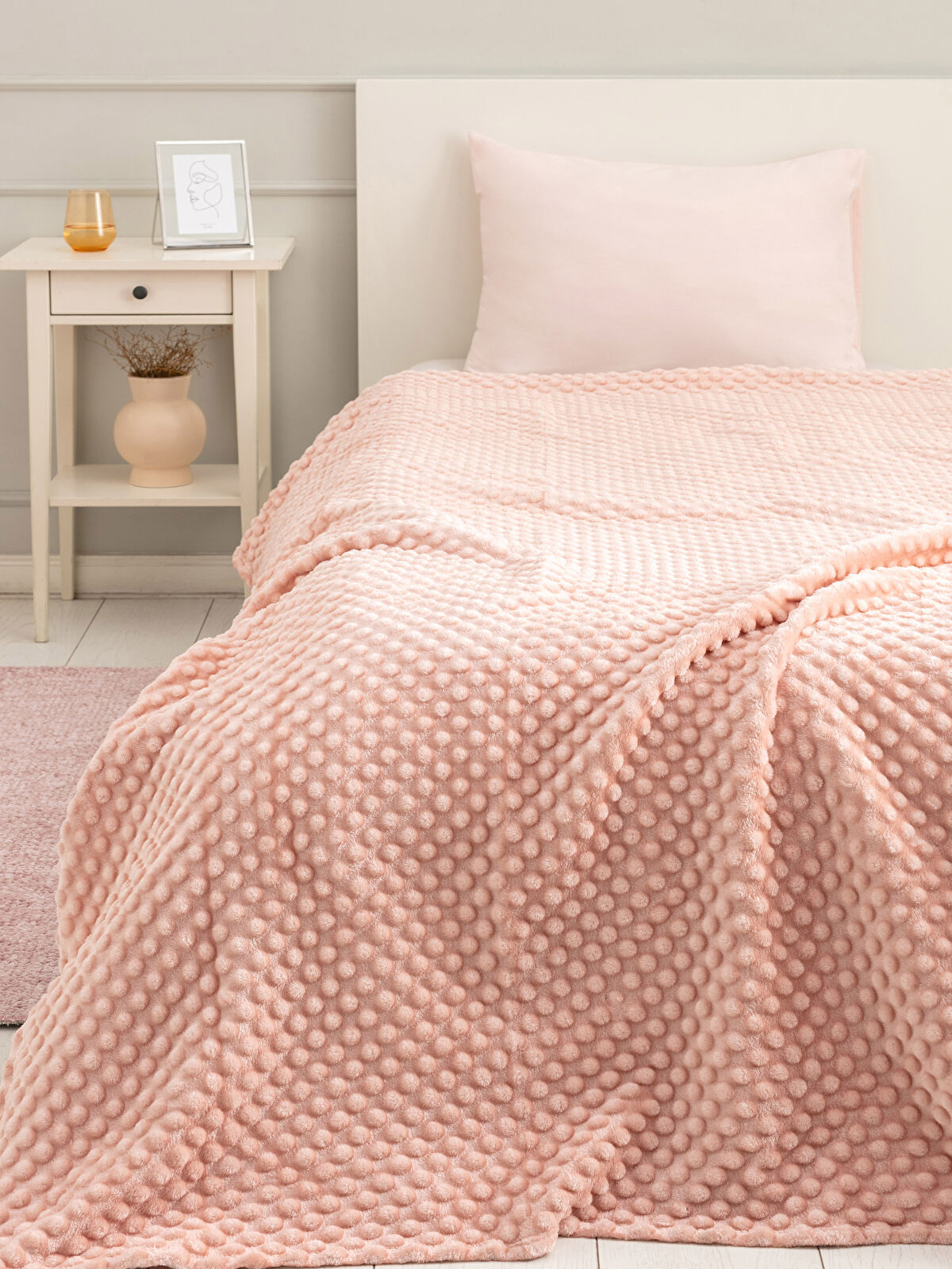 Tek Kişilik Tomurcuk Desenli Yumuşak Dokulu Battaniye 150x220 Cm