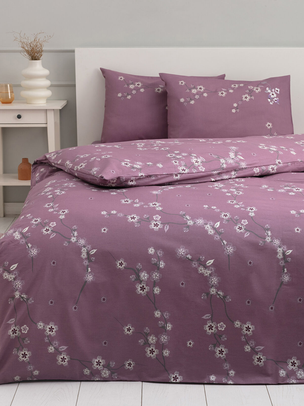 Çift Kişilik Pamuklu Çiçek Desenli Nevresim Takımı