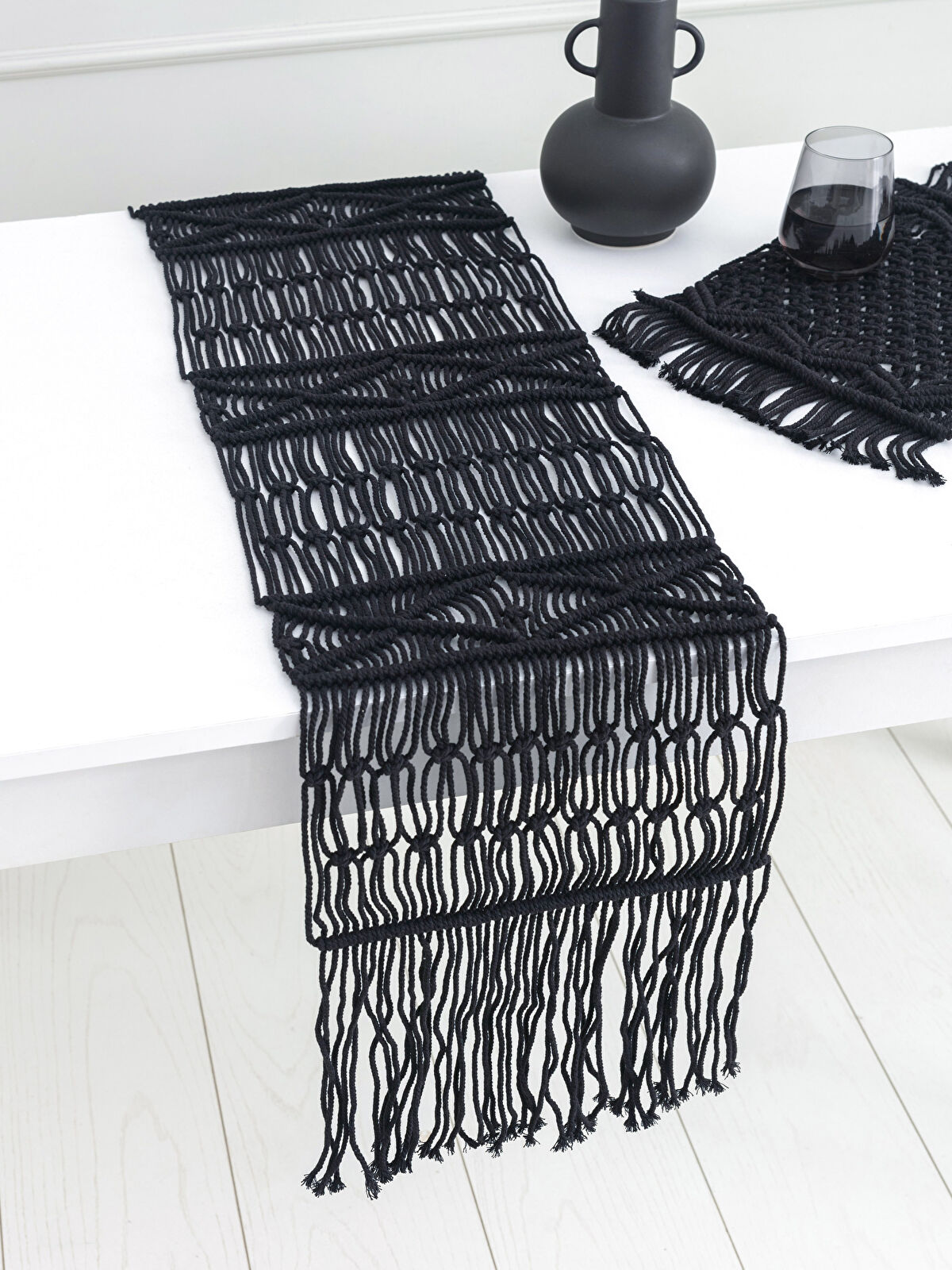 Makrome Püskül Detaylı Runner 32x150 Cm Makrome Püskül Detaylı Runner 32x150 Cm