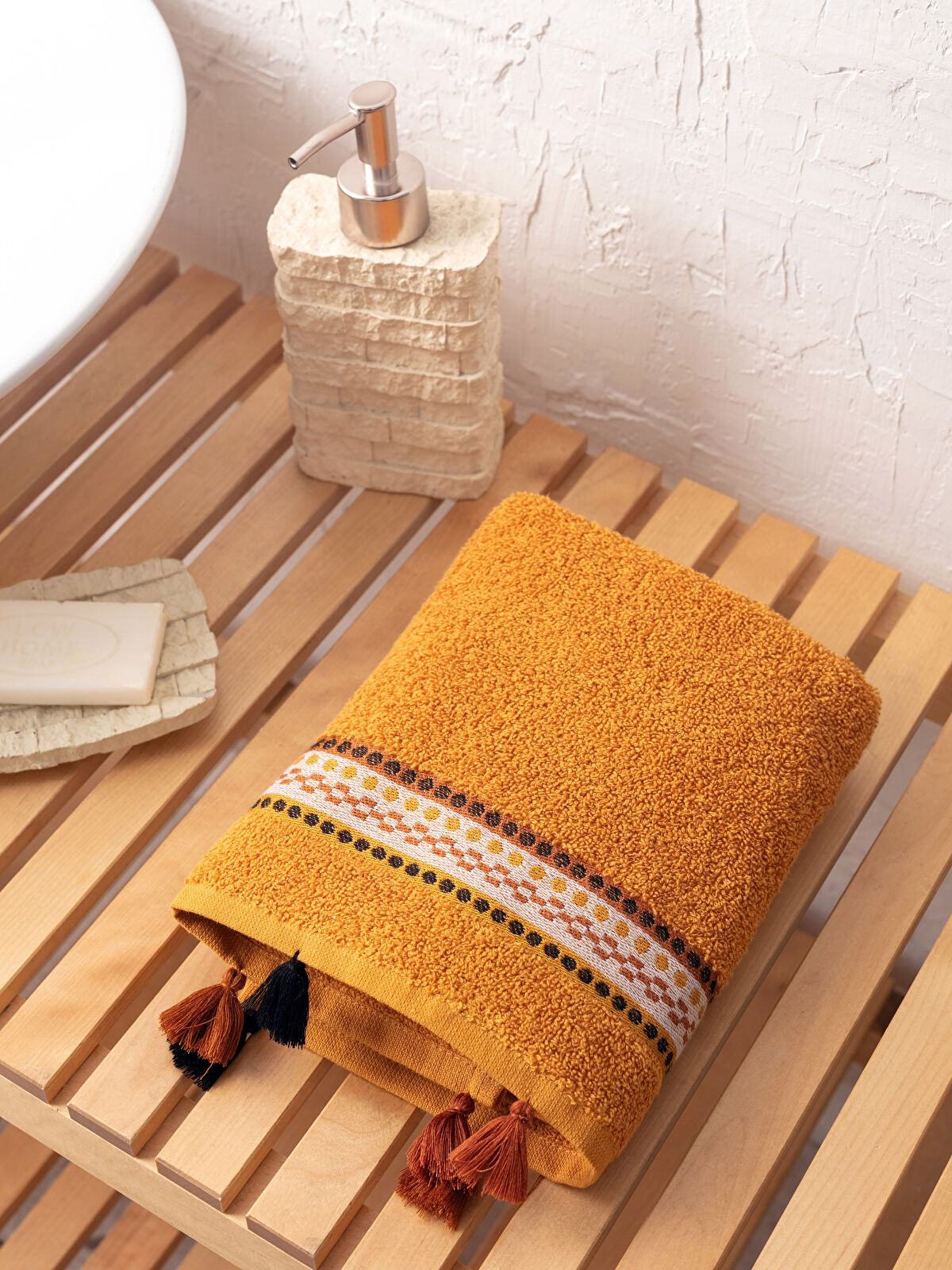 Püskül Detaylı Jakarlı Bukle Yüz Havlusu 50x80 Cm Püskül Detaylı Jakarlı Bukle Yüz Havlusu 50x80 Cm