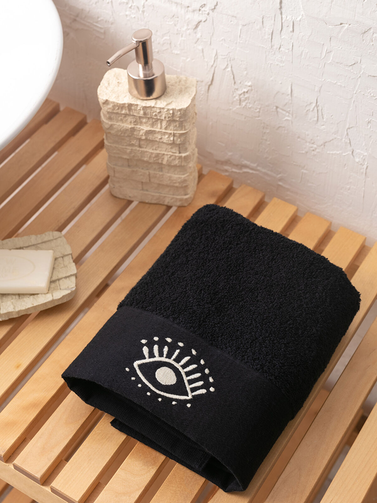 Nakış Detaylı Bukle Yüz Havlusu 50x80 Cm