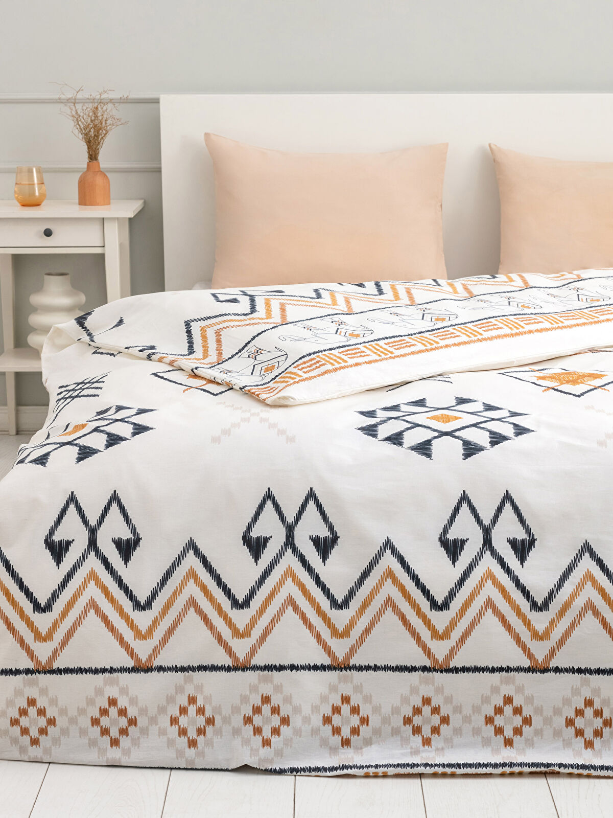 Çift Kişilik Pamuklu Desenli Nevresim 200x220 Cm