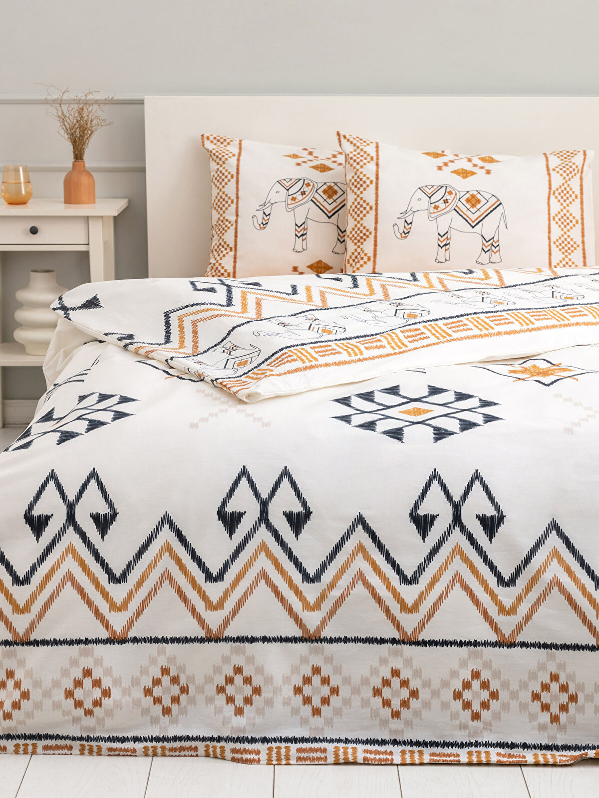 Çift Kişilik Pamuklu Desenli Nevresim Takımı