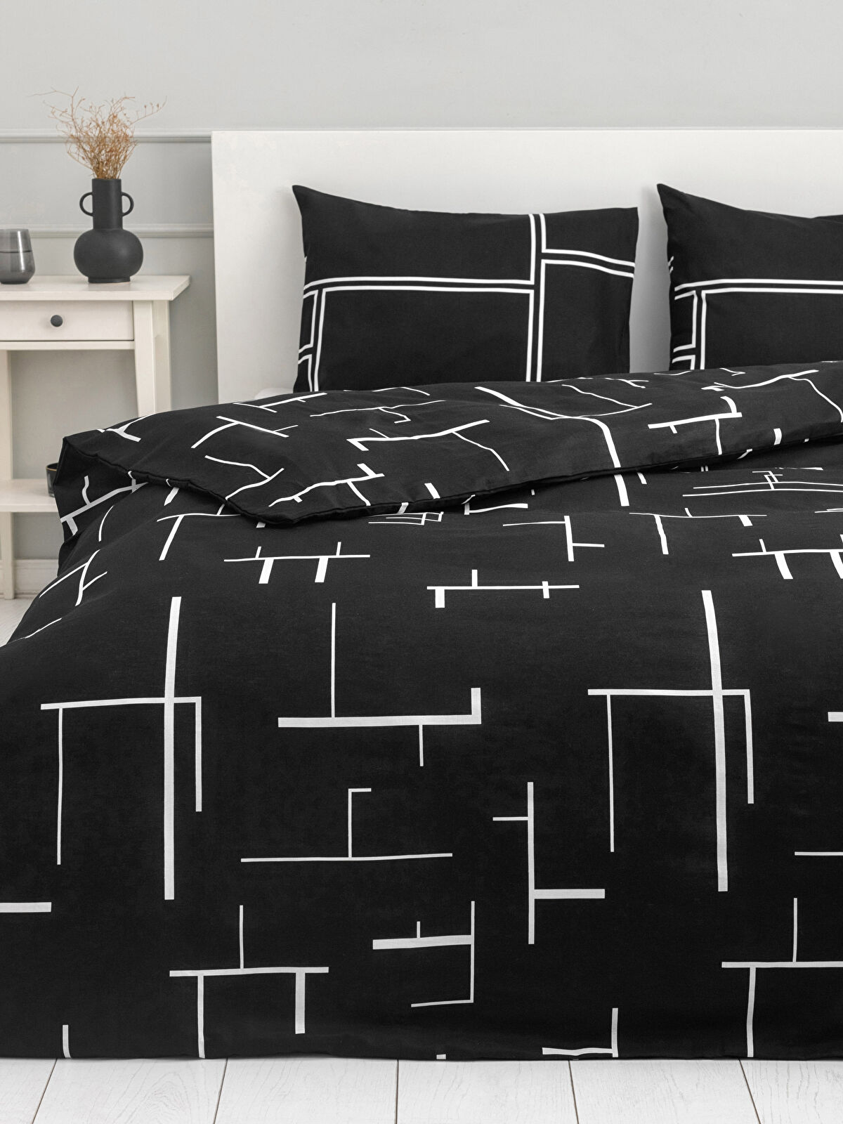 Çift Kişilik Pamuklu Desenli Nevresim Ve Yastık Kılıfı