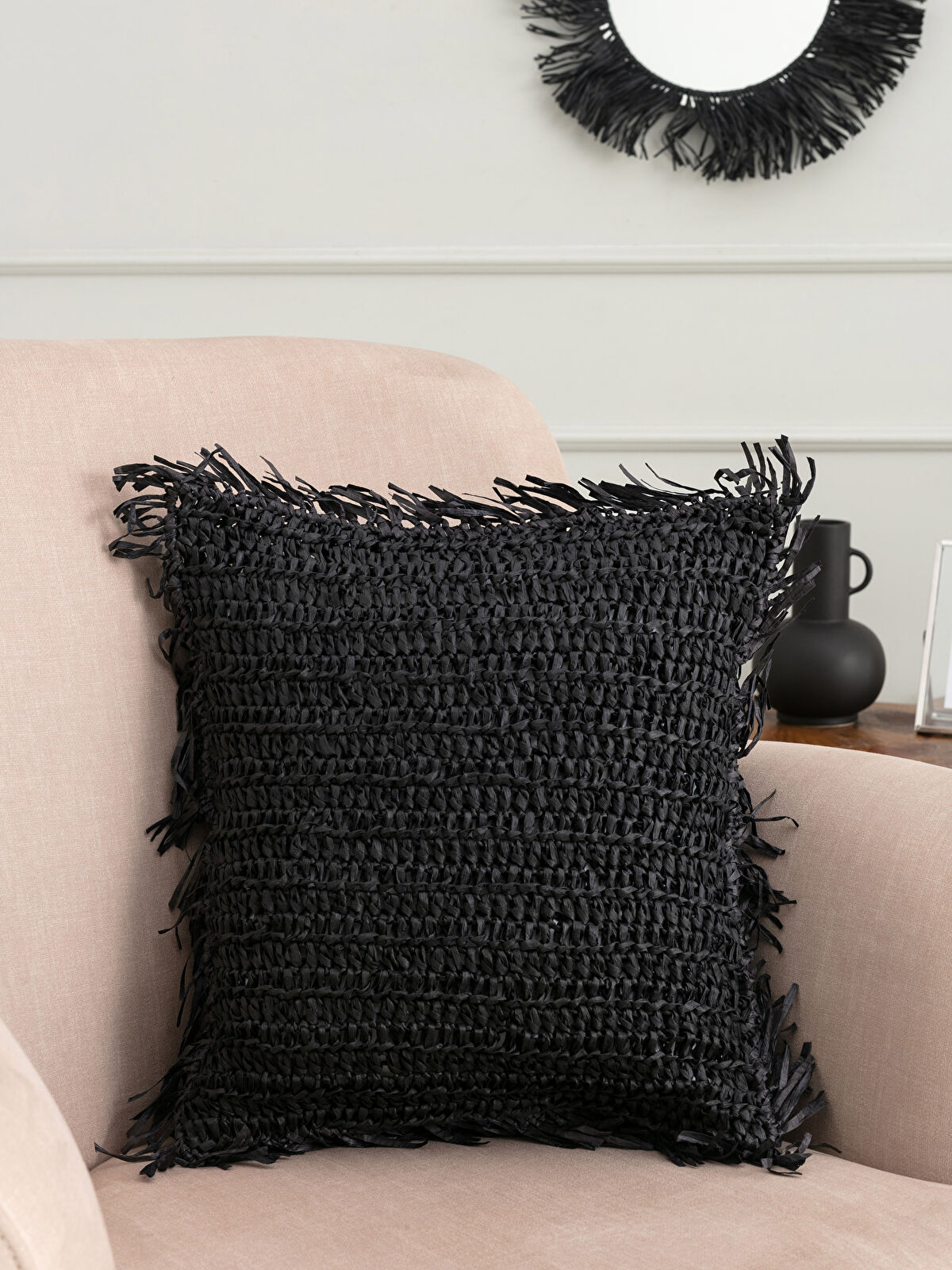 Makrome Püsküllü Yastık Kılıfı 45x45 Cm Makrome Püsküllü Yastık Kılıfı 45x45 Cm