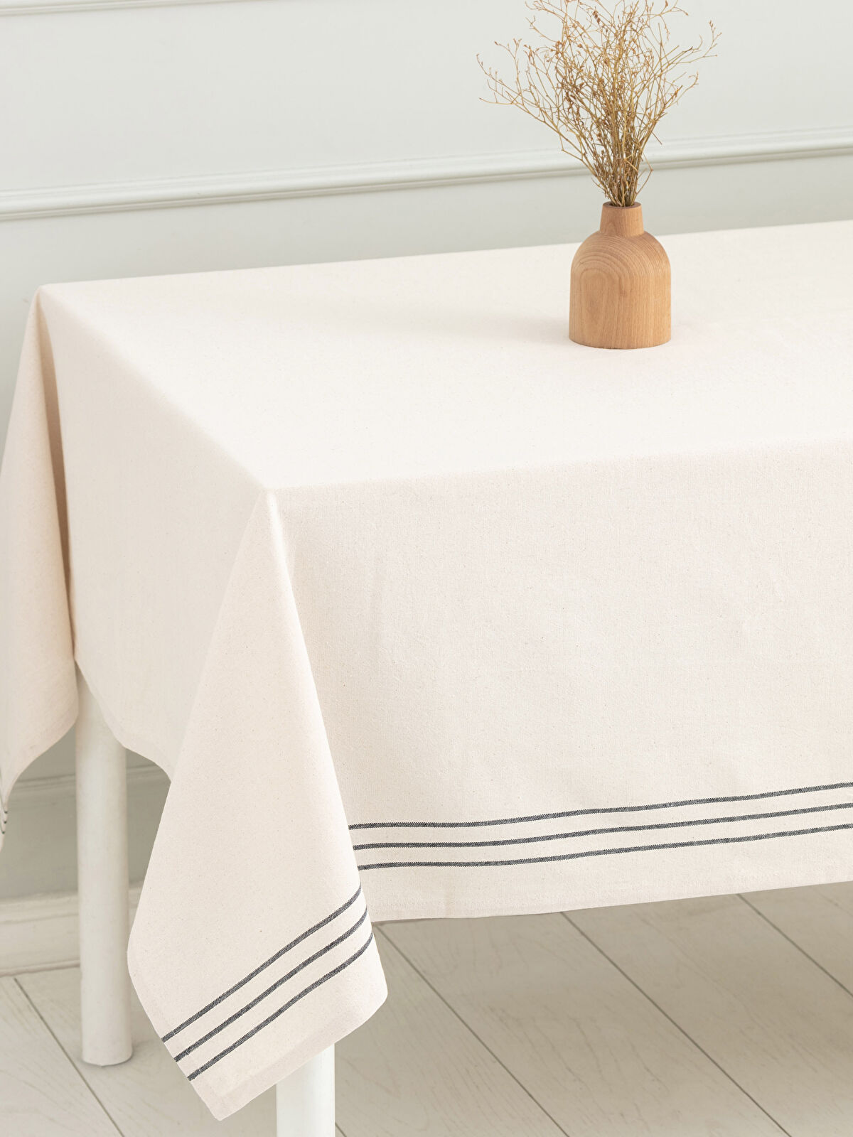 Çizgili Masa Örtüsü 150x200 Cm